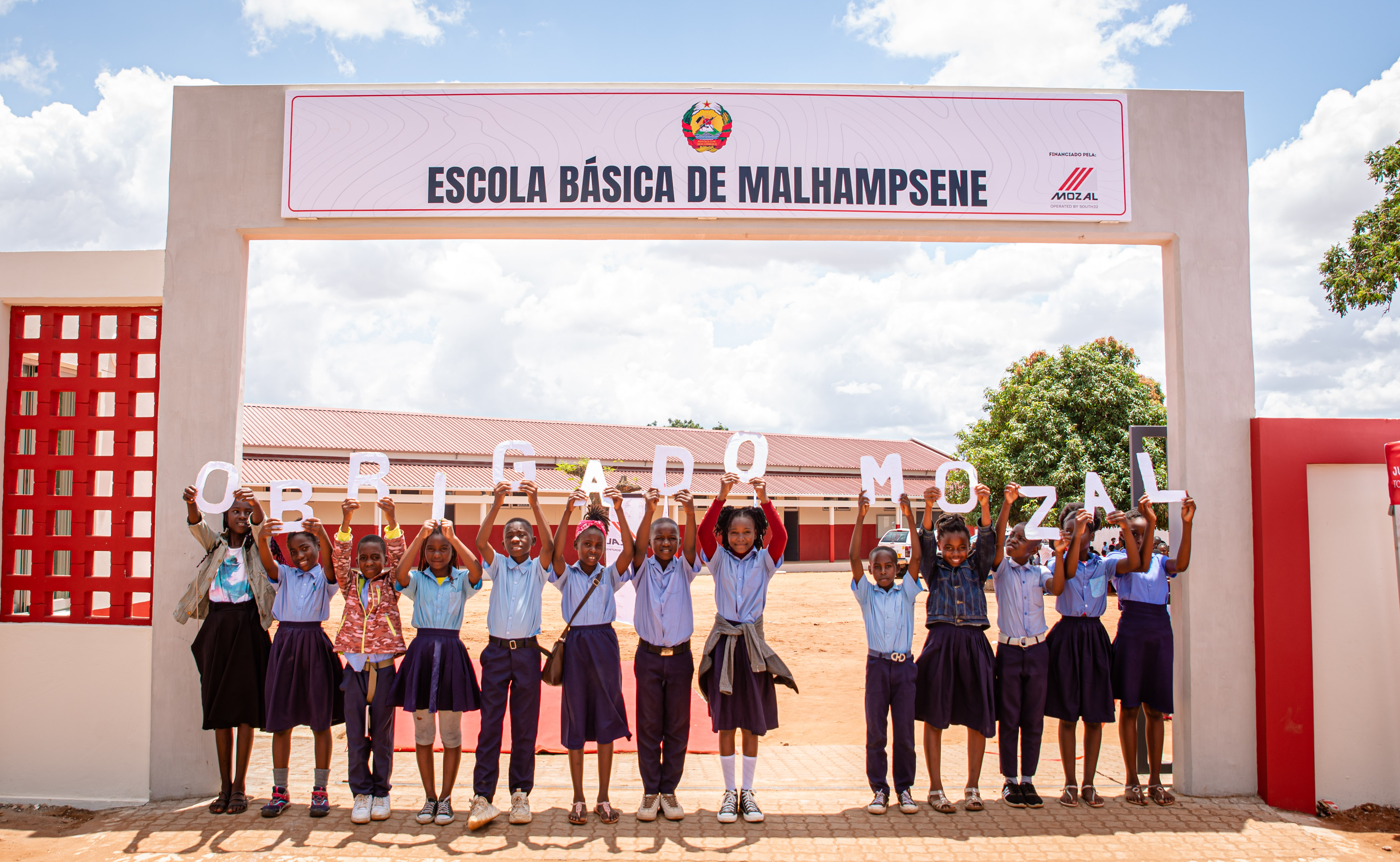 Mozal Aluminium provides new classrooms for local school